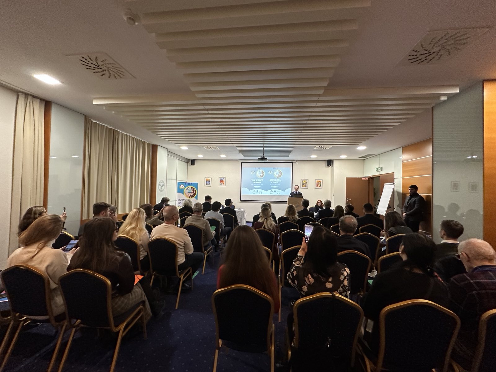 «Зворотний бік медалі»: у Братиславі проходить конференція про антисемітизм у спорті. Читайте на ...